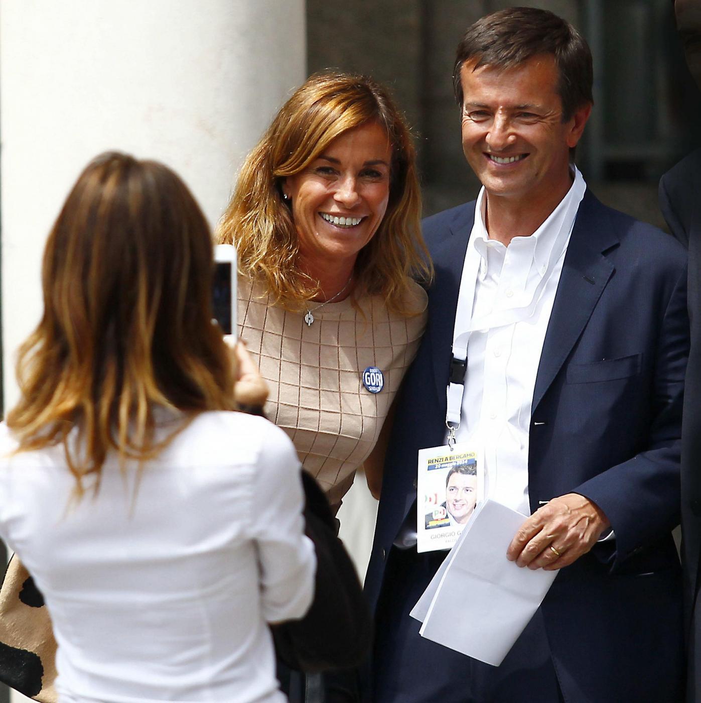 Giorgio Gori vince a Bergamo. Cristina Parodi si veste come Michelle ...