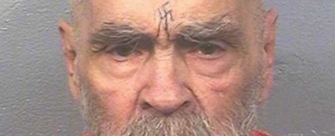 Charles Manson morto, il fondatore della setta che fece la strage di ...