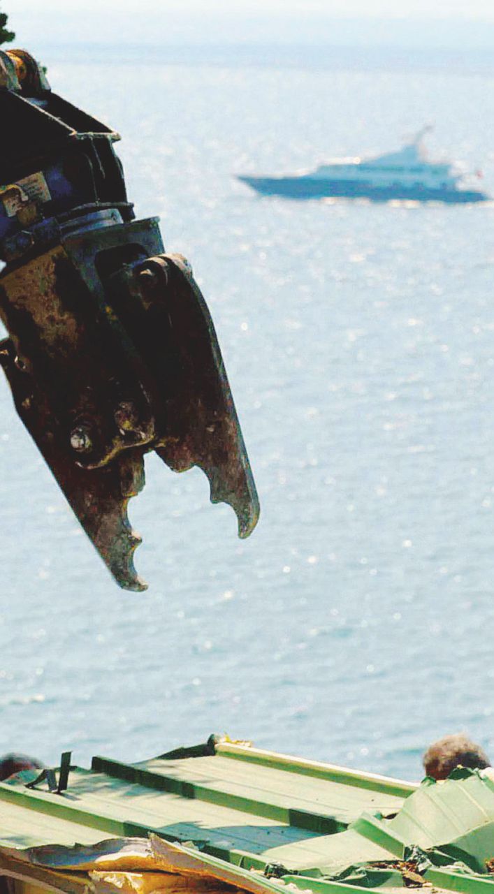 Vogliono insabbiare il mare per salvare le case abusive - Il Fatto Quotidiano