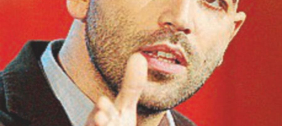 “Paraculo”, “Colmo di bile”: botte social tra Saviano e Dibba - Il ...