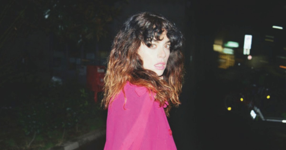 Angelica ha un appuntamento con se stessa. Allo specchio - Il Fatto ...