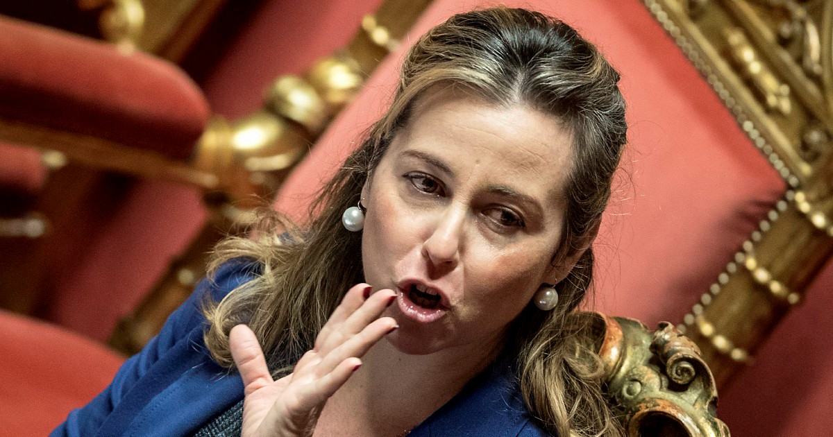 Giulia Grillo. Una breccia nel muro di gomma, presto per cantare ...