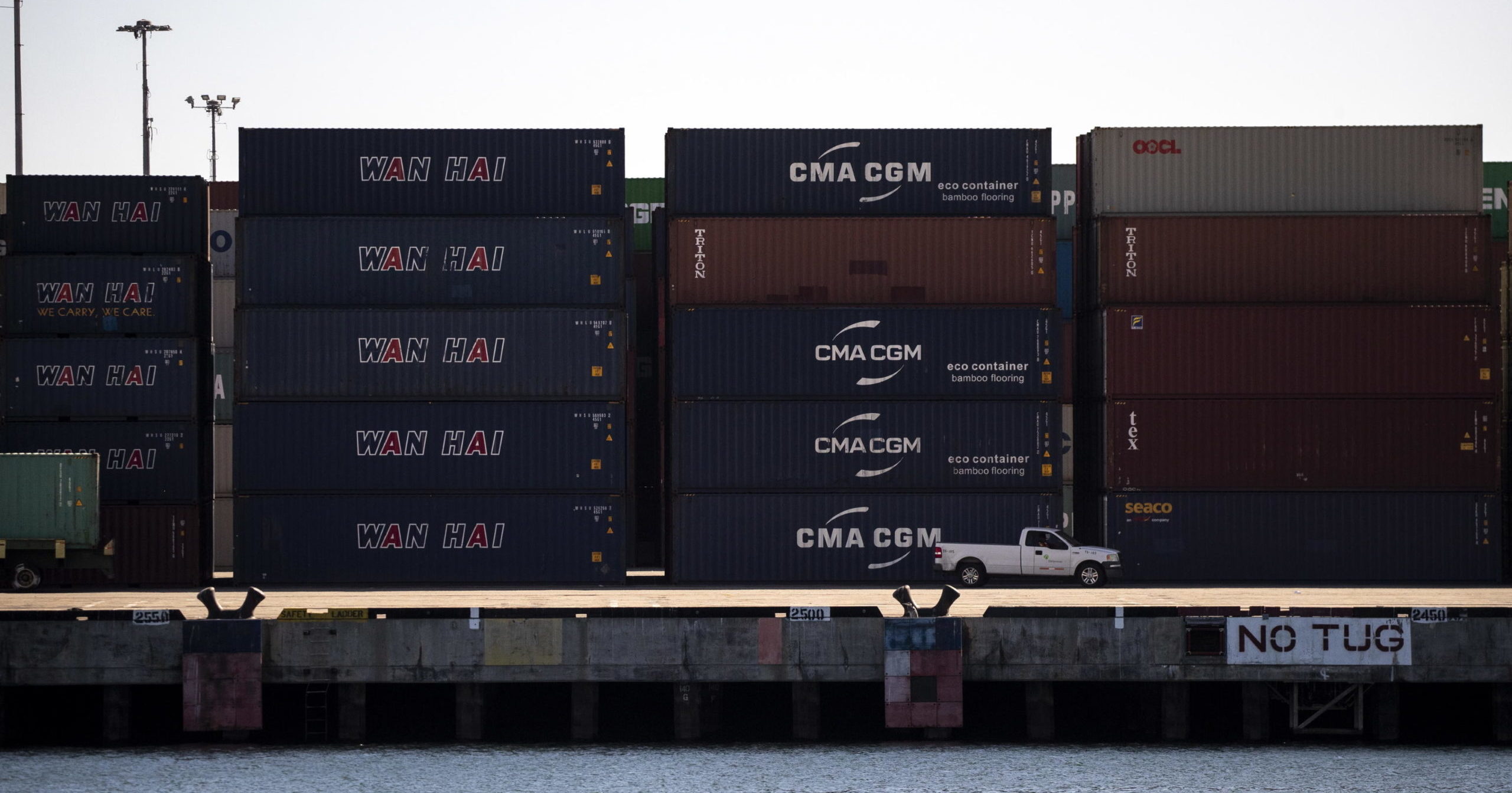 Financial Times. Porti alla deriva: la logistica globale finisce in un ...