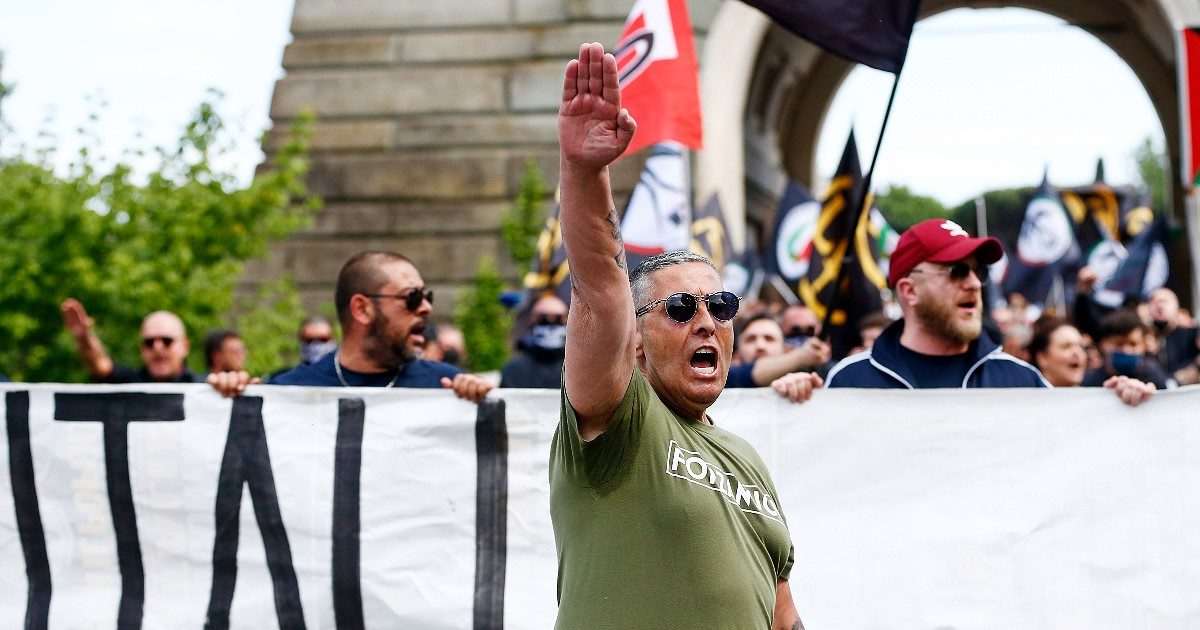 Assalto alla Cgil, perquisiti quattro dirigenti di Forza Nuova in ...