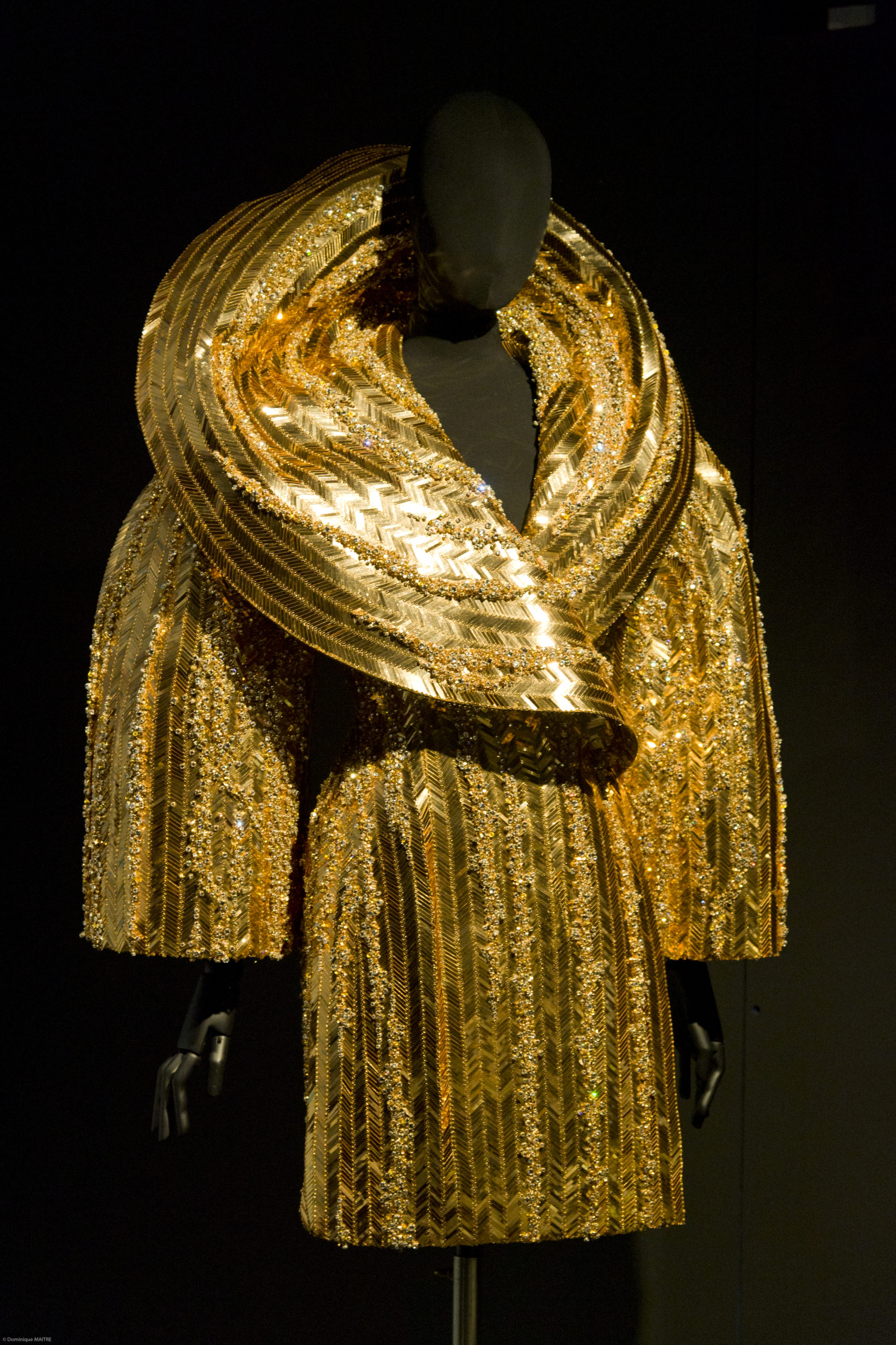 A Parigi la prima mostra su Elsa Schiaparelli, la stilista musa dei ...