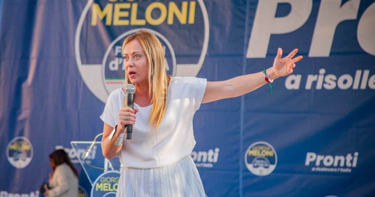 Giorgia Meloni, il racconto della stampa spagnola sul padre (che la ...