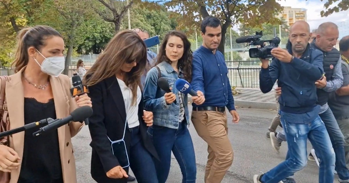 Grillo jr, madre in aula: “Non ho sentito nulla” - Il Fatto Quotidiano