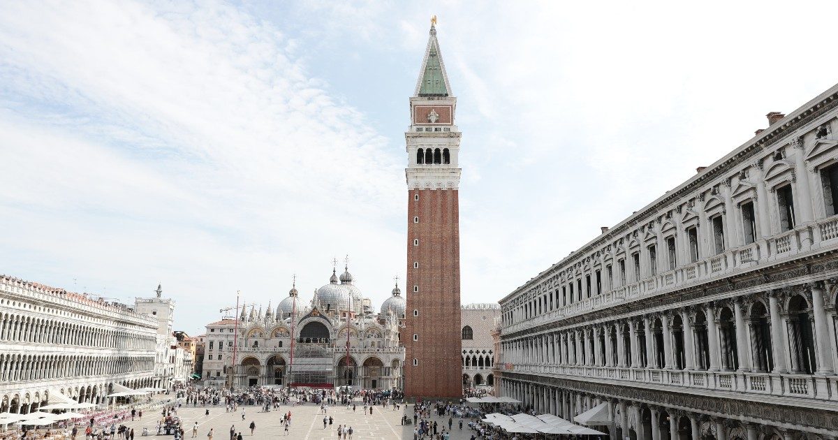 Allarme bomba a Venezia: interdetta piazza San Marco. Poi l'allarme ...