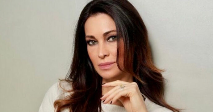 Manuela Arcuri racconta la sua assenza dalle scene: "Se tornassi ...