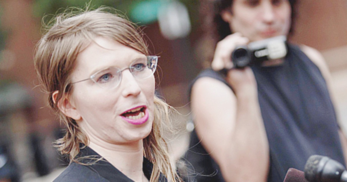 La storia di Chelsea (Elizabeth) Manning e il lato oscuro delle guerre ...