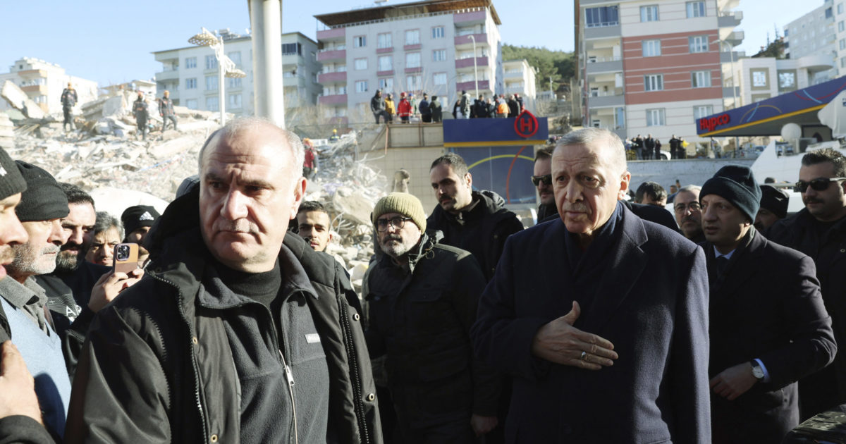 Repressione e speculazione: Erdogan toglie la terra ai terremotati ...