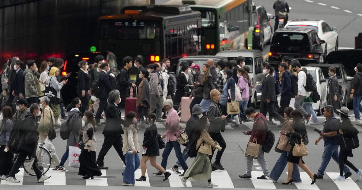 Eri Arfiya, la prima persona di origine Uigura nel Parlamento ...