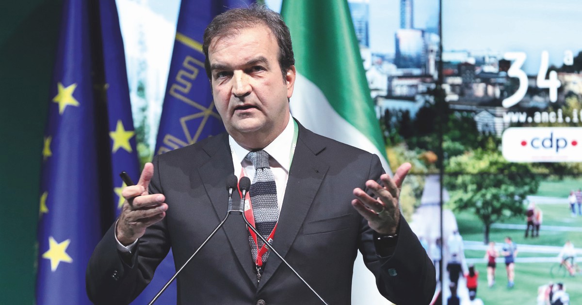 Bancarotta, 3 anni e 6 mesi al forzista Mario Occhiuto - Il Fatto ...