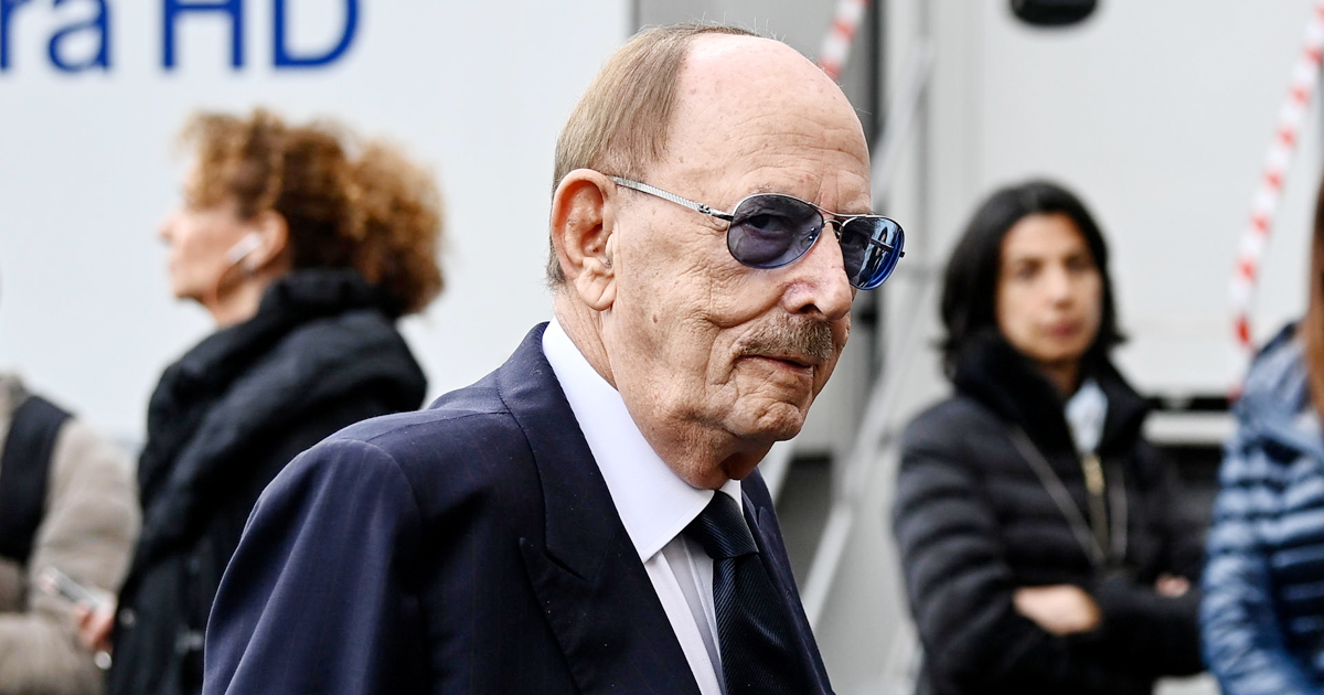 Il Giornale, Angelucci&Giorgia: piano per il “Corriere di destra” - Il ...