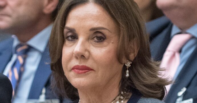 Patrizia Mirigliani: "Due transgender hanno chiesto di partecipare a ...