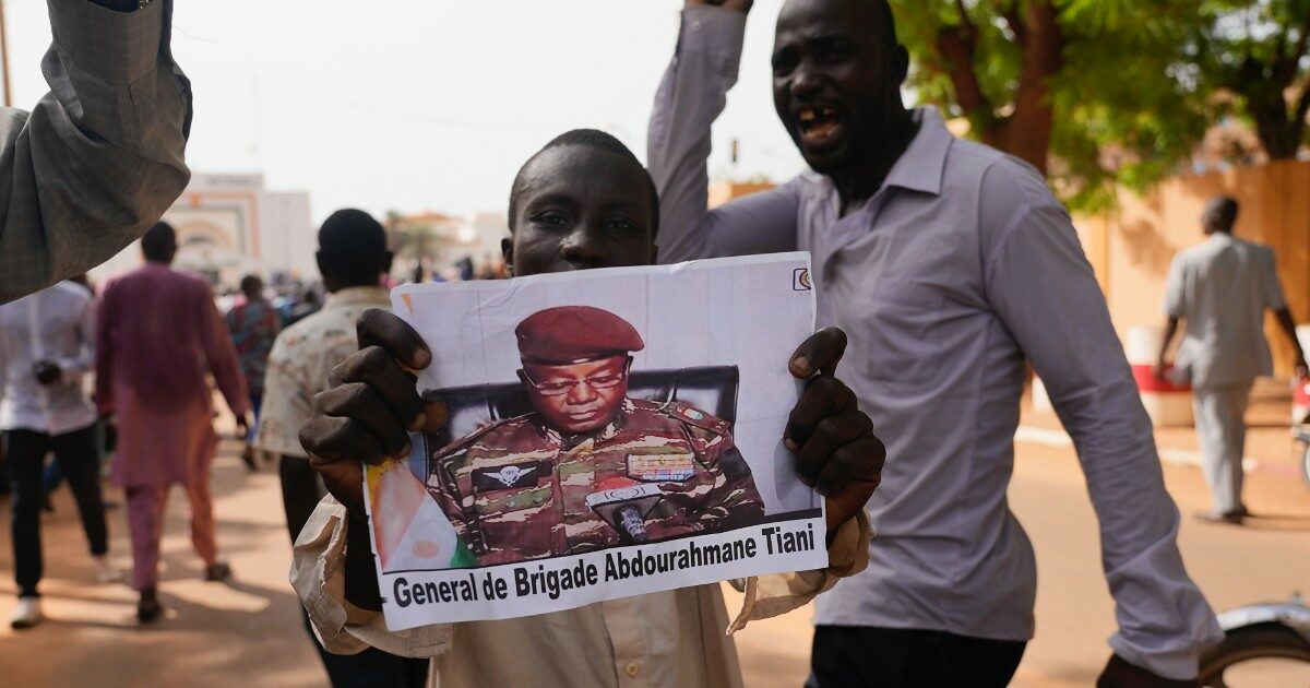 I confini del Niger sono stati tracciati col lapis della storia ...