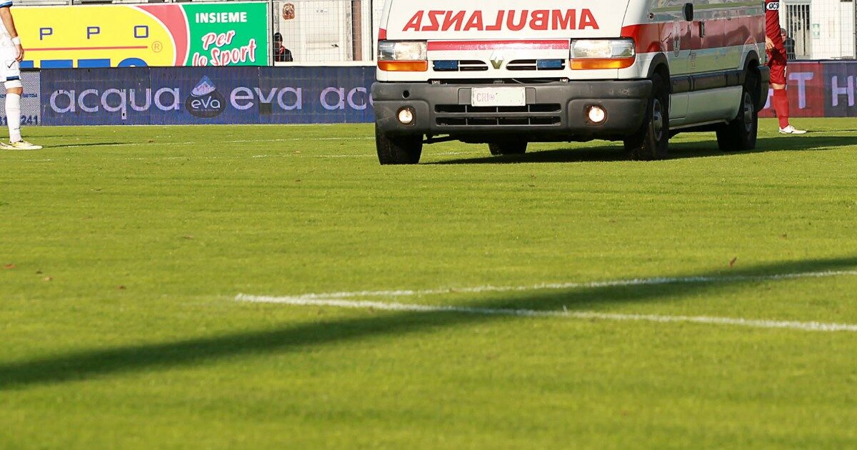 Malore sul campo da calcio muore a 29 anni l’allenatore di una squadra ... Malore sul campo da calcio muore a 29 anni l’allenatore di una squadra ...