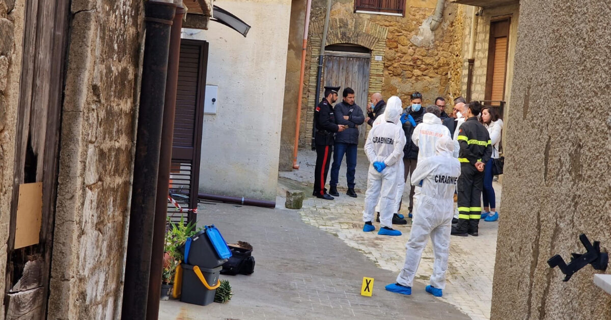 La cena alcolica, gli abusi, il massacro: cronaca della notte del ...