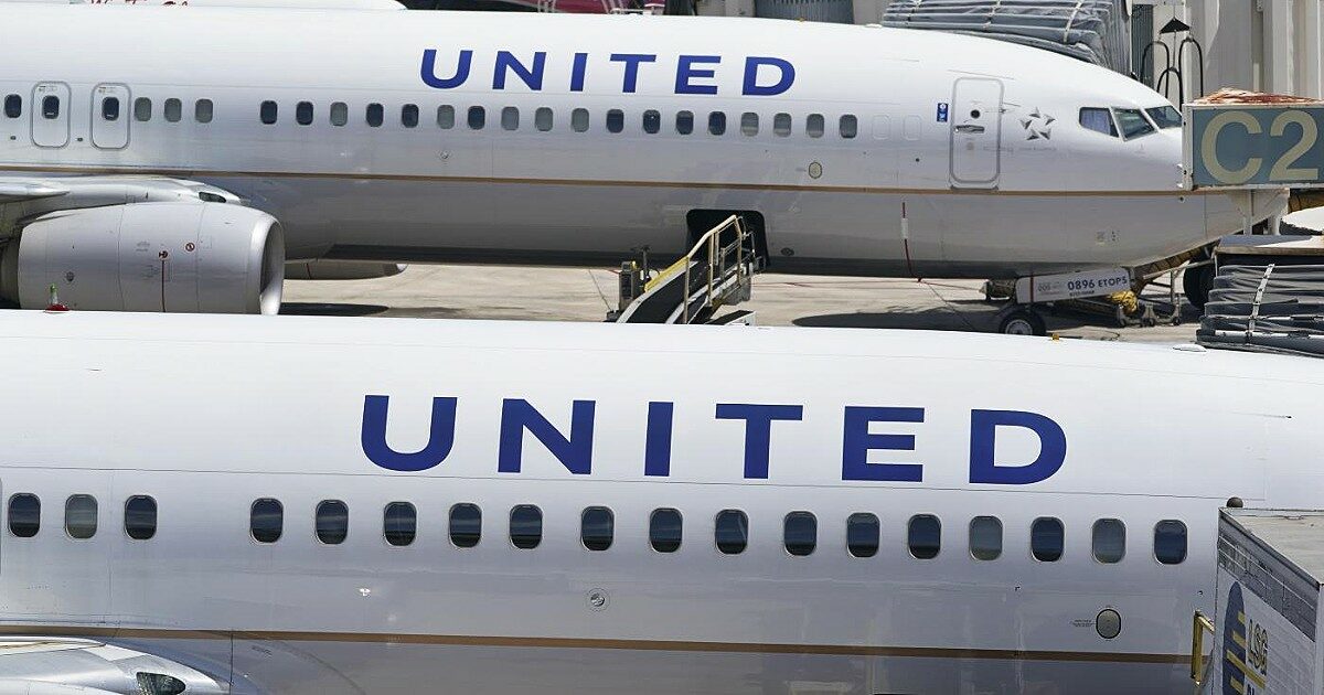 Boeing, un 737-800 perde un panello in volo. Le autorità Usa aprono un ...