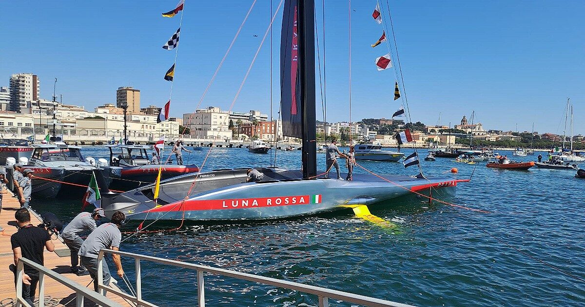 Ecco la nuova Luna Rossa pronta per l'America's Cup, sfida nelle acque ...
