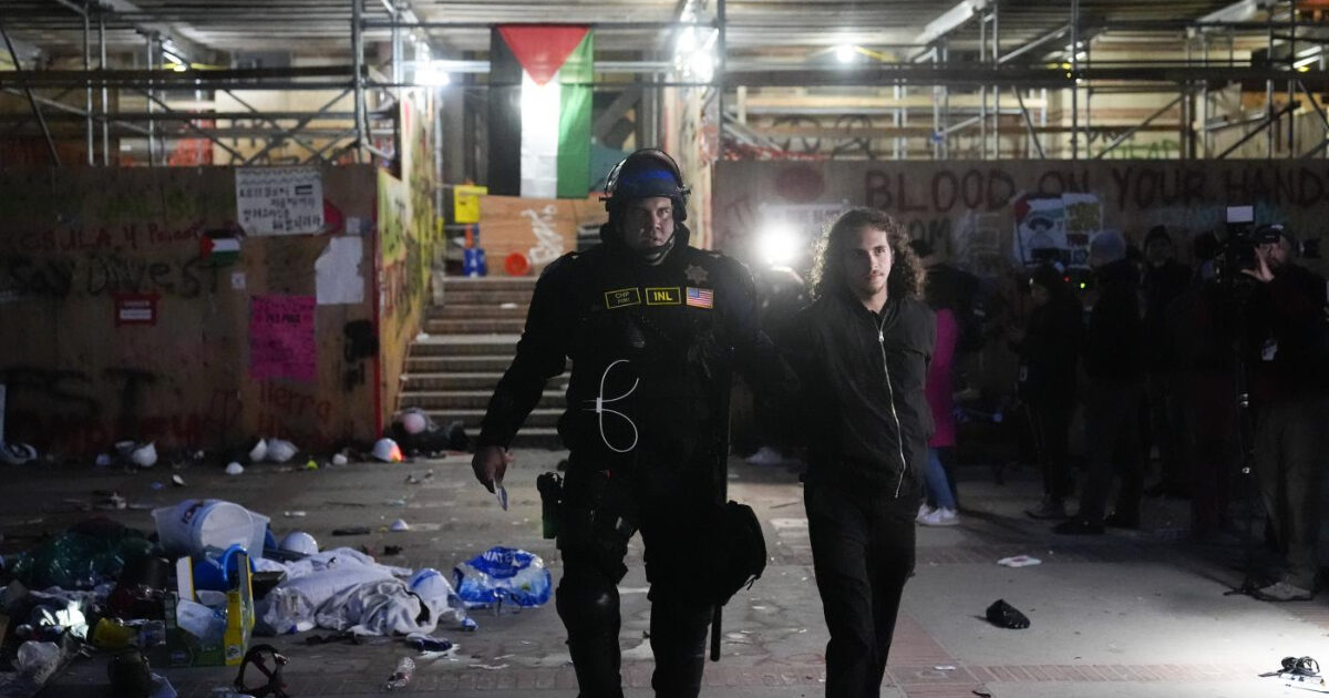 Joshua Clover (California University): "Opporsi a un genocidio non è ...