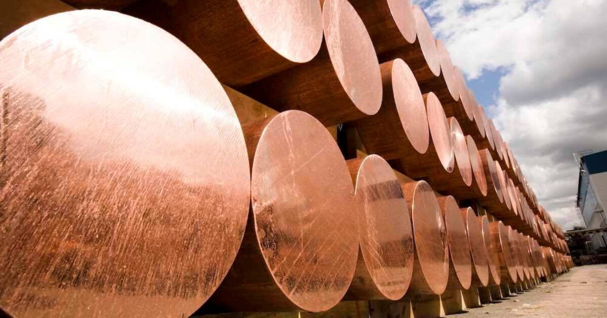 Corsa dei metalli sui mercati, rame e oro ai massimi storici. Un'oncia scambiata a 2.448 dollari ...