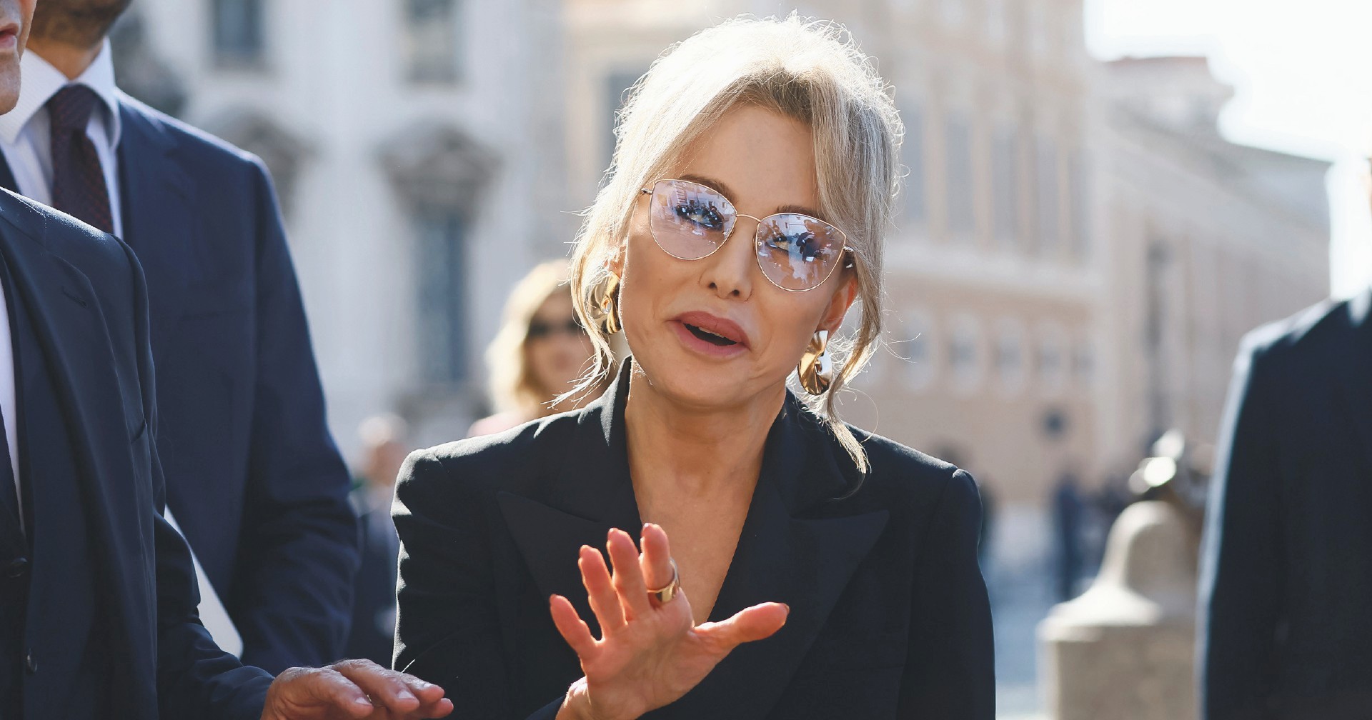 Da Mulè a Paita: tutti in estasi per il predellino di Marina - Il Fatto Quotidiano