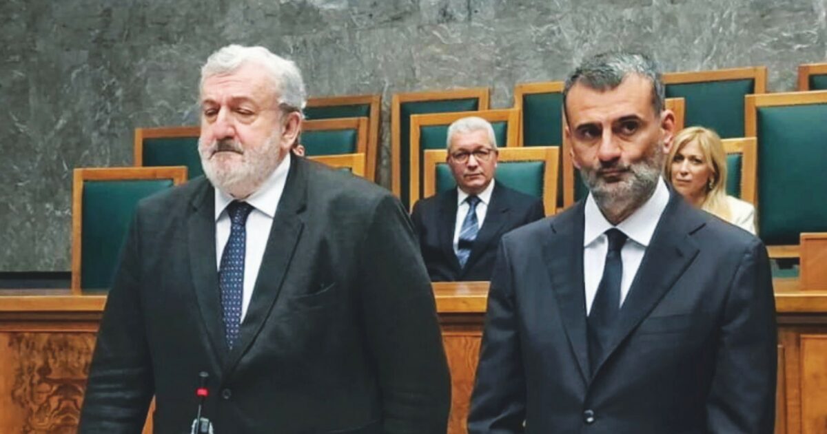 Decaro mette Emiliano fuori dalla Giunta: farà il suo consigliere. Se ...